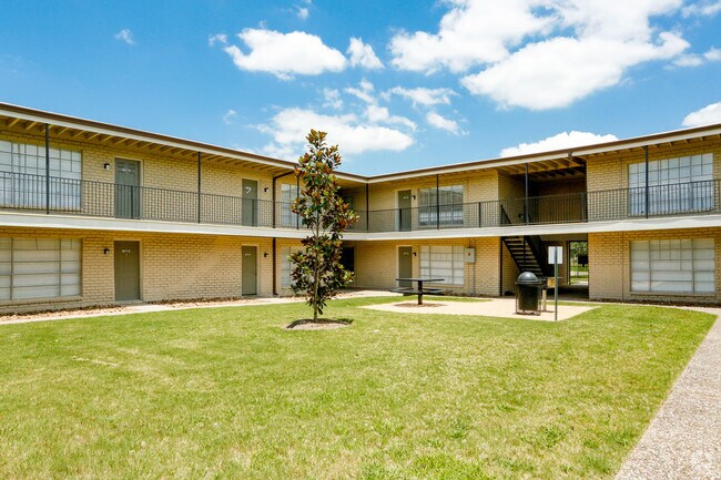 Country Club Place - Houston, TX | Apartment Finder